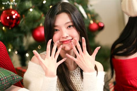 데뷔하고 처음으로 크리스마스 캐롤 낸 여돌 스퀘어 카테고리