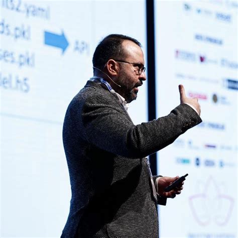 Erdeniz Ünvan Medium