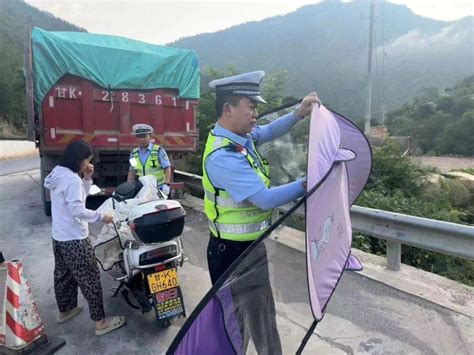 康县公安交警扎实开展“一盔一带”交通安全整治宣传行动花椒农村辖区