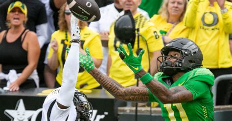 Breaking Down Oregons Offensive Snap Counts Pff Grades Following Week
