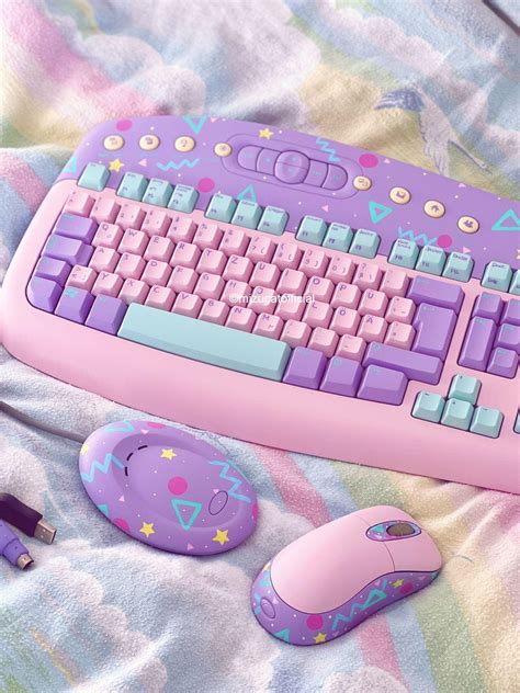 Custom Painted Keyboard Rvaporwaveaesthetics