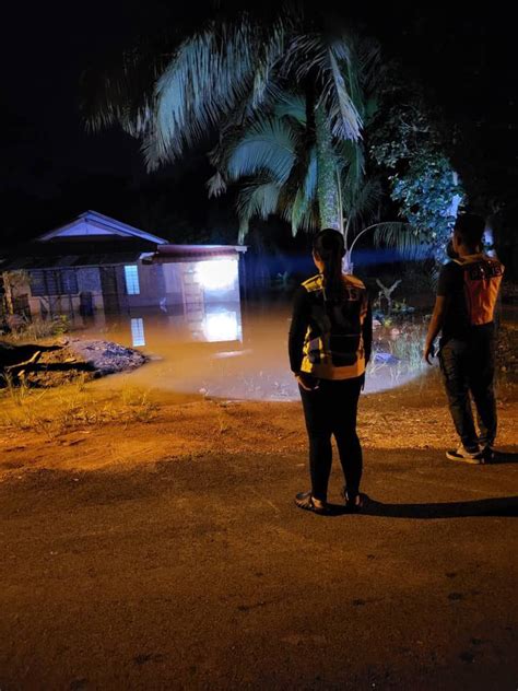 Polis Diraja M Sia On Twitter OPBANJIR POLIS DAERAH BATU PAHAT