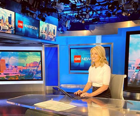 Amanda Hari New Fox In The Morning Photo Now Im Realizing I Probably Should Have Taken Off