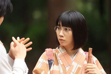（写真）『嘘解きレトリック』第2話 “左右馬”鈴鹿央士＆“鹿乃子”松本穂香、令嬢誘拐事件の解決に奮闘 ドラマ ニュース ｜クランクイン！