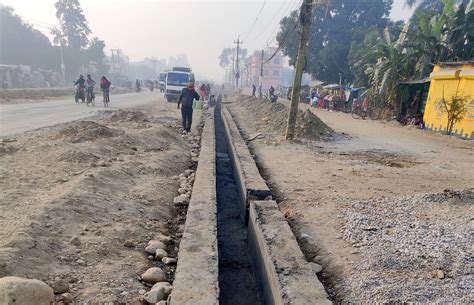 टीकापुरमा आयोजनाले निरन्तरता नपाउँदा काम अलपत्र