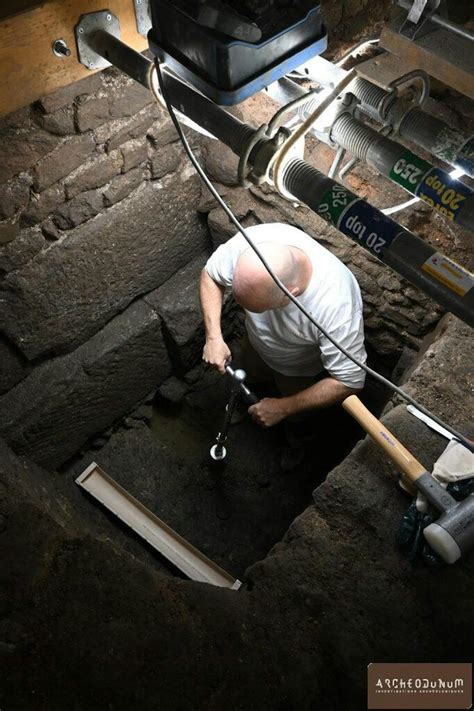 Arkeologer Hittar Massiv Romersk Mur Sex Meter Under Jorden
