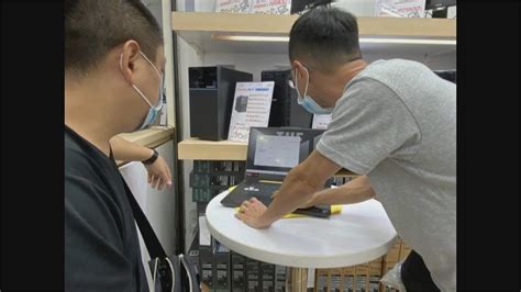 光華商場買筆電大踩雷！ 舊機當新機還收1千元「開箱費」｜四季線上4gtv
