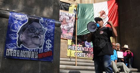 Scjn Simpatizantes De Amlo Arman Plantón Para Pedir La Renuncia De La