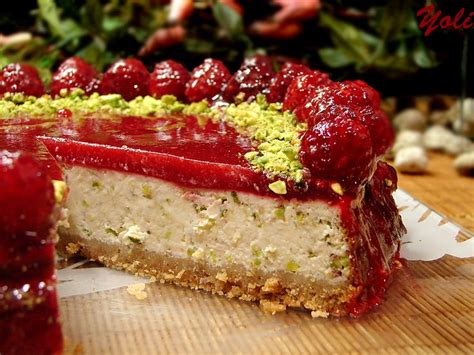 Вкусно с Йоли Чийзкейк с малини и шам фъстък Food Honey Recipes
