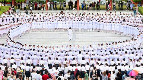 พิธีมอบขีด หมวกพยาบาล เข็มสถาบัน มหาวิทยาลัยวลัยลักษณ์ และพิธีมอบประกาศนียบัตรผู้ช่วยพยาบาล