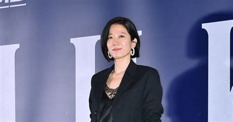 [st포토] 전혜진 늘씬한 각선미