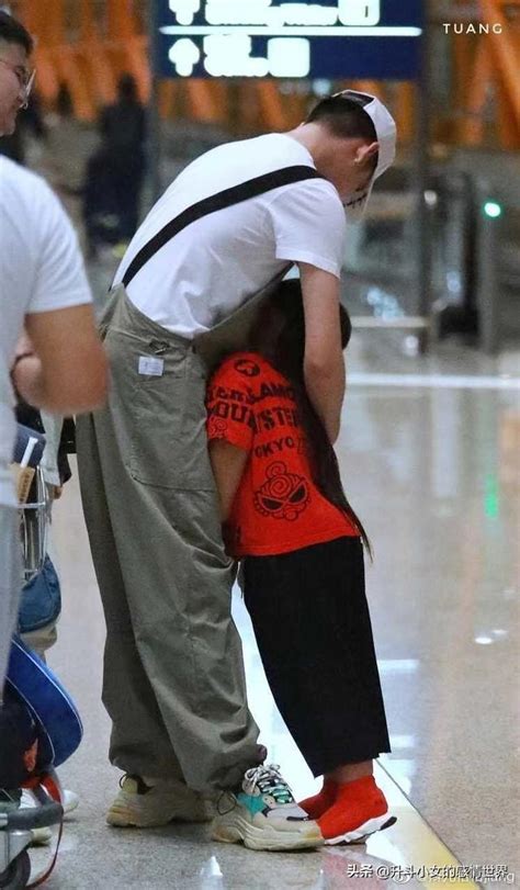 「雲起雷鳴」張雲雷楊九郎時隔三天澳洲團聚 網友：兩個小朋友 每日頭條