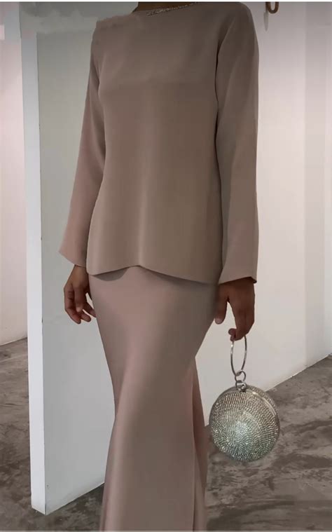 Fashion Solid Color Irregular Top Skirt Two Piece Set Seasiametaverse