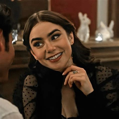Anneclaire 🌸🍃🌻🌺 Op Instagram Lily Collins As Emily In Emily In Paris