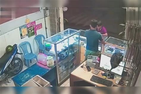 小小年纪就干这行，这孩子一辈子算是毁了！监控拍下全过程监控小小年纪孩子