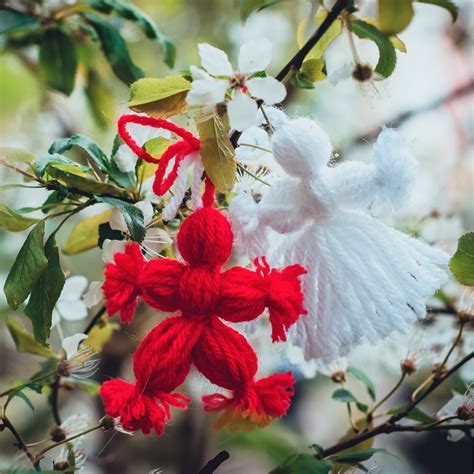 🕊🍀🤍 ️Честита Баба Марта мили приятели🍄🍀 Нека нишката която свързва нас българския народ да не