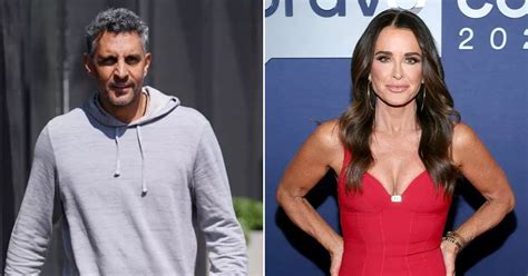 DWTS Mauricio Umansky Gets Very Close With Mystery Blonde After Kyle Richards Split The