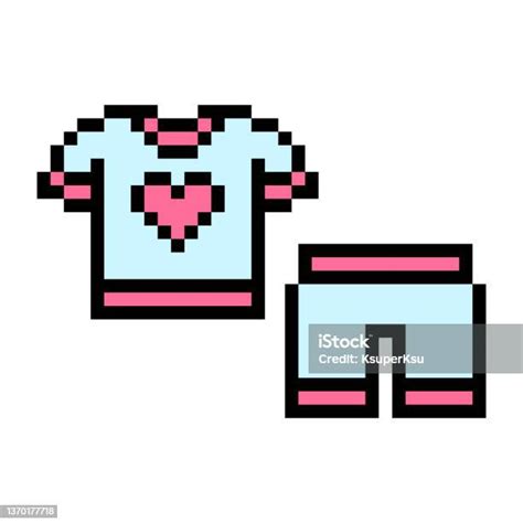 흰색 배경에 고립 된 여름 어린이 옷의 픽셀 아트 세트 하트 프린트가 있는 블루와 핑크 쇼츠와 티셔츠 올드 스쿨 복고풍 빈티지 90 년대 80 년대 8 비트 슬롯 머신 2d