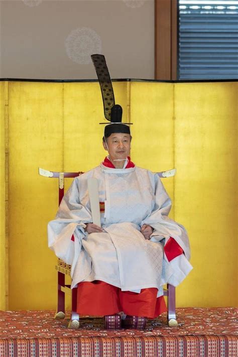 日本立嗣最初儀式，德仁天皇穿帛御袍亮相，弟弟將為第一繼承人 壹讀