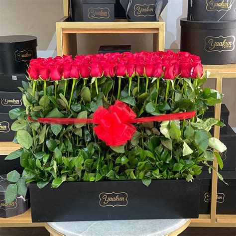 Rosas Eternas En Caja Cuadrada Blanca Degrade Horizontal Yaakun Flores
