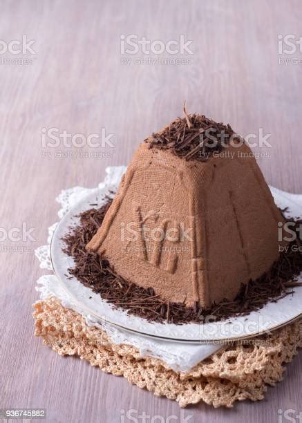 전통적인 러시아 부활절 코 티 지 치즈 디저트 정교 Paskha 초콜릿 0명에 대한 스톡 사진 및 기타 이미지 0명 겨울