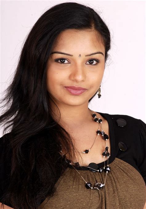 latest very hot actress latest hot photos of yamini
