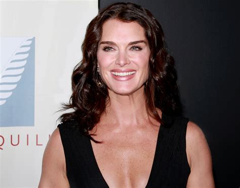 Λύγισε η Brooke Shields “Δεν ξέρω γιατί η μητέρα μου νόμιζε ότι ήταν