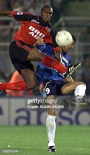 Le Troyen Farid Ghazi Est à La Lutte Avec Le Guingampais Blaise News Photo Getty Images