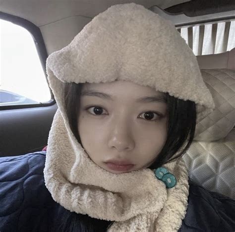 Kim Yoo Jung Menyumbangkan 100 Juta Won Sekitar 75000 Usd Untuk