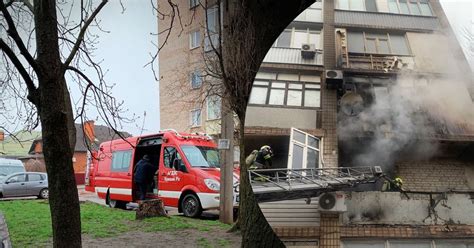 У Кривому Розі спалахнула багатоповерхівка є руйнування і постраждалі кадри з місця пожежі