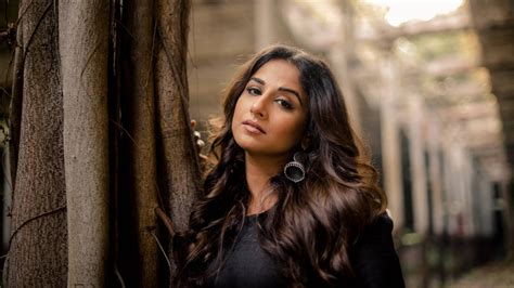 Download Vidya Balan Magazine Photoshoot Wallpaper