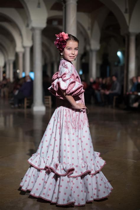 Nueve We Love Flamenco 2019 Sevilla Traje flamenca niña Vestidos