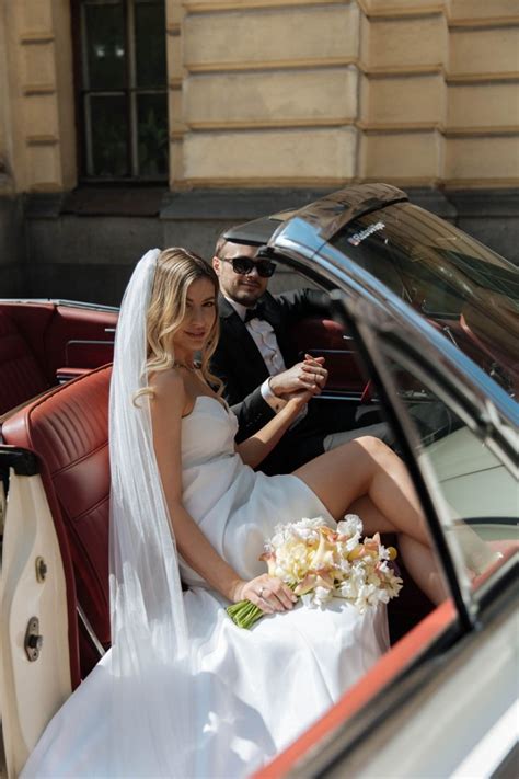 Свадебная фотосессия с кабриолетом Идеи свадебных фото в центре Фотосессия Кабриолет