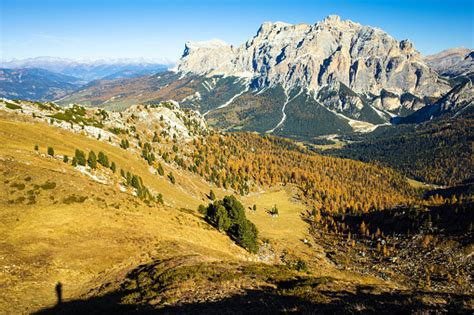 돌로 마이트 알프스 이탈리아의 아름 다운 하이킹 트레일 0명에 대한 스톡 사진 및 기타 이미지 0명 10월 가을 Istock