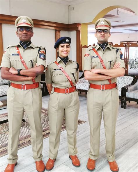 कौन कहता है शादी के बाद नहीं कर सकते पढ़ाई Ips अनुकृति शादी के बाद बनीं अफसर अमेरिका से पढ़कर
