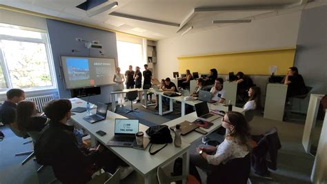 Experienta Mea La Phinia Corp