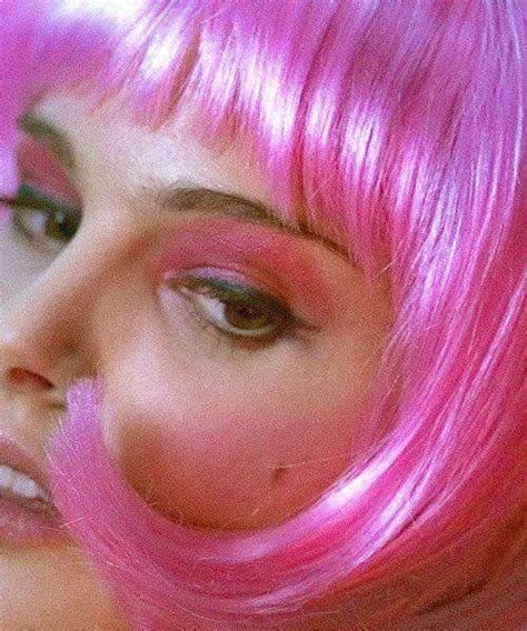 Pin By Azul On Contritio Pink Wig Natalie Portman Closer Movie