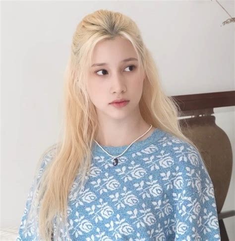 K Pop Space Girl Korean American Wife And Girlfriend Showgirls