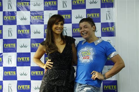 Fotos Anitta Ivete Sangalo e Naldo em show de rádio no Rio novembro