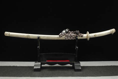 Undefined 3980 长款26寸新款全铜镀银太刀——十六瓣八重表菊纹皇室太刀 编号：571087221106750 大祚榮刀劔 대조영도검 网站图片授権给大祚榮刀劔獨家使用 不许韓