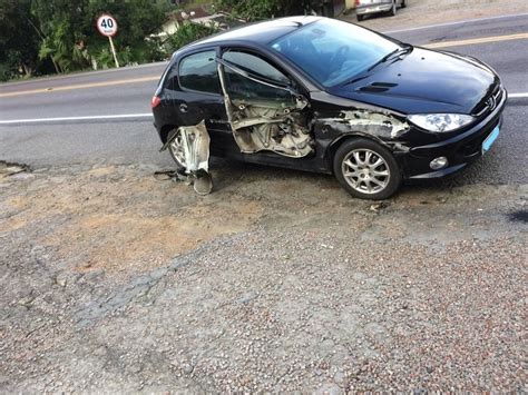 Acidente Entre Carro E Caminhão Deixa Uma Vítima Ferida Na Rodovia Ivo