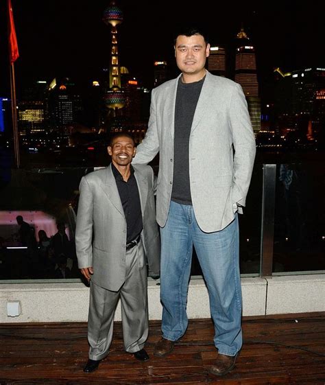 The Nbas Tallest And Shortest Together Nba Shaquille Oneal Yao