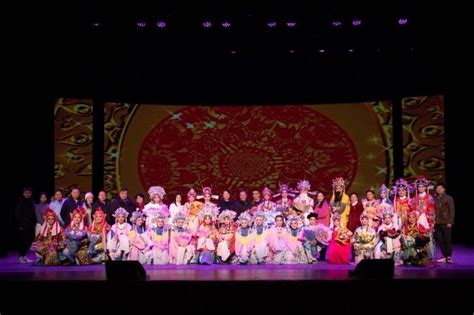 2017级黄梅戏表演班毕业大戏《女驸马》成功上演