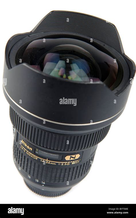 Nikkor 14 24mm F28 Ultra Wide Angle Lens For Nikon Cameras Cutout On