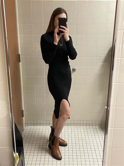 Academia Aesthetic And School Bathroom Selfies Routfits