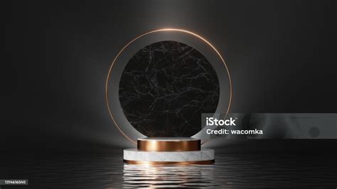 3d 렌더링 추상적 인 검은 색 배경 제품 프리젠 테이션을위한 현대적인 미니멀 쇼케이스 빈 흰색 대리석 무대 반짝이는 황금 둥근 프레임과 물 반사가있는 간단한 아르 데코