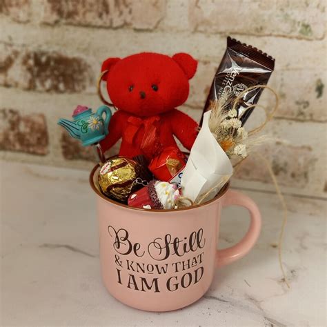 خرید و قیمت باکس هدیه تولد جهیزیه ولنتاین شامل ماگ سرامیکی و عروسک