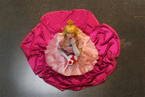 Princess Peach By Fuzzymoguai On Deviantart