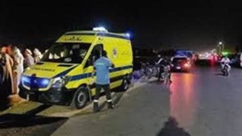 مصرع شخص صدمته سيارة مسرعة بطريق الواحات