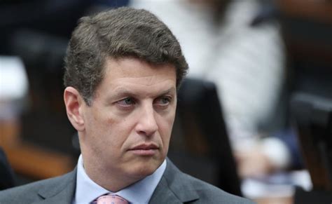 Comissão Da Câmara Aprova Pec Das Drogas E Manda Recado Ao Stf